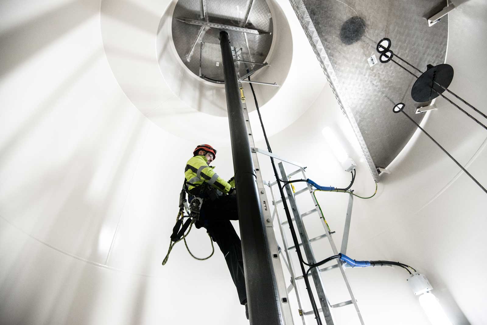 Offshore Wind Turbine Technician Apprenticeship | RWE in the UK Offshore Wind Turbine Technician Apprenticeship | RWE in the UK